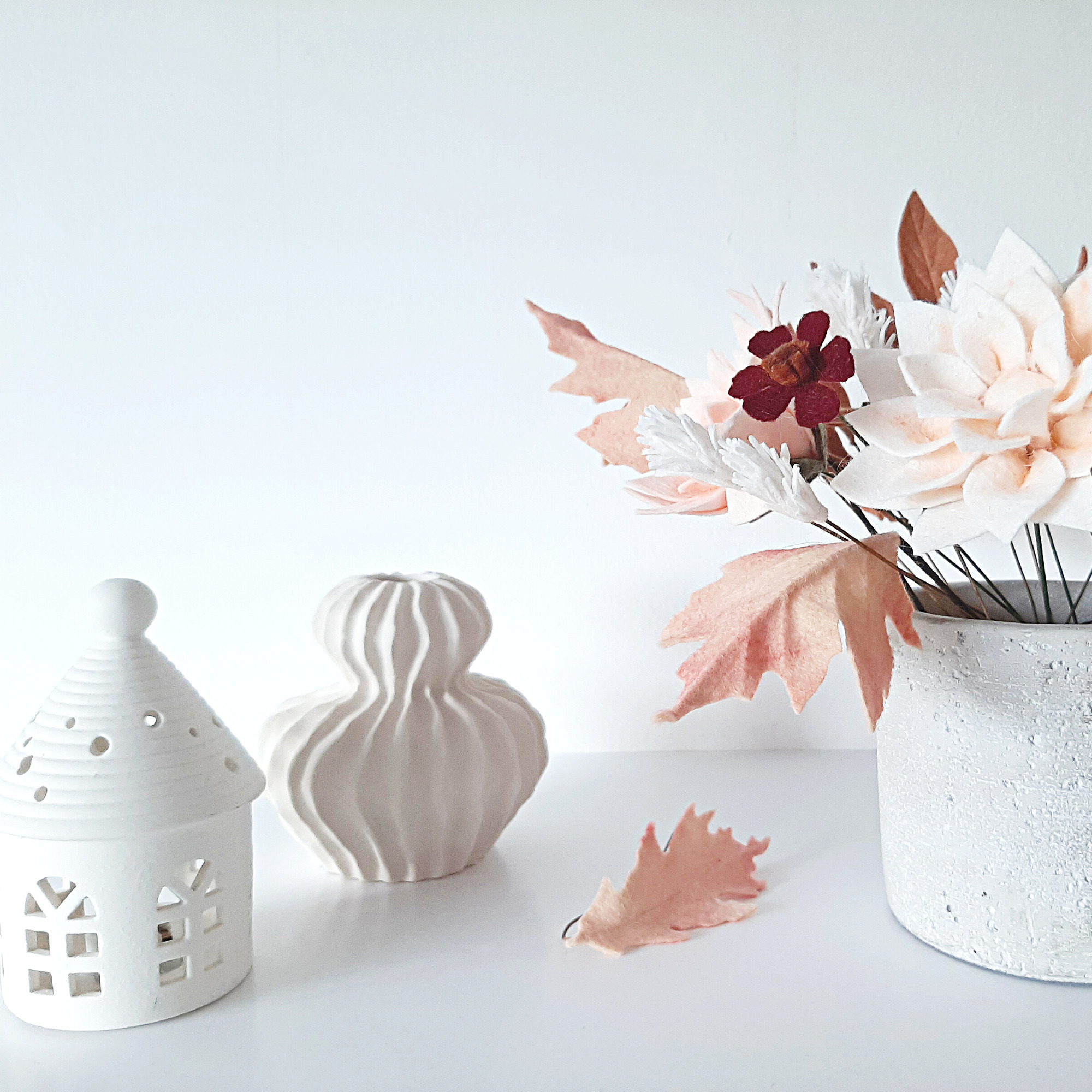 Dried flower inspired Autumn flower arrangement - The Tsubaki